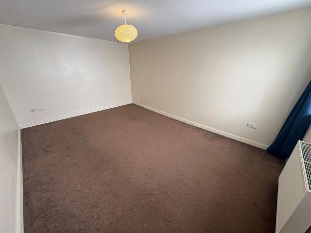 Flat 3, 28 29 Western Road, Hove BN3, 2 bed flat to rent, £1,700 pcm | PrimeLocation