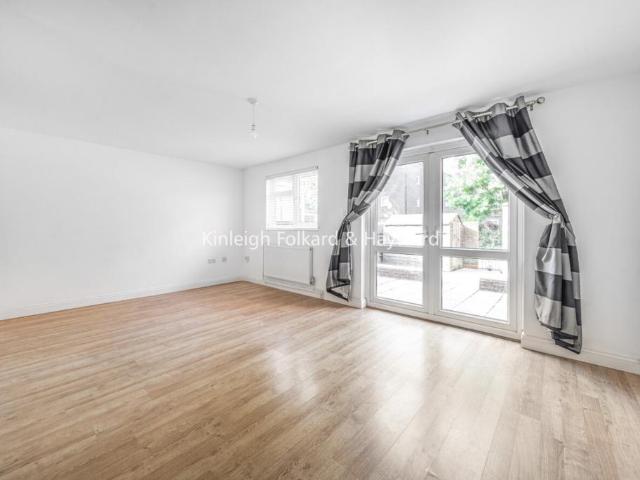 Western Road, London, W5 3 bed house to rent £2,900 pcm £669 pw