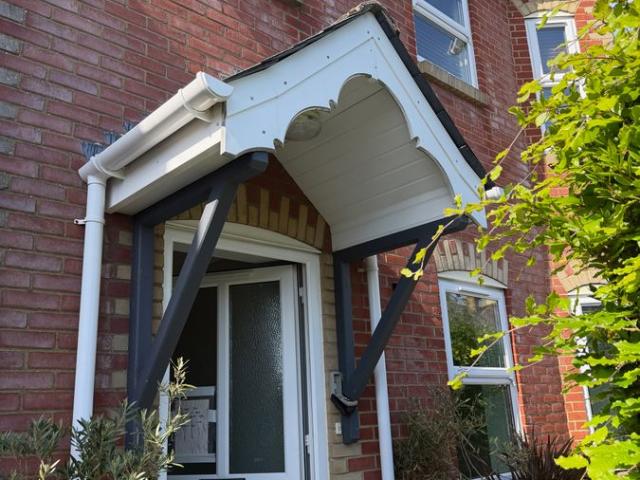 Western Road, Lymington SO41, 3 bed detached house to rent, £1,750 pcm | PrimeLocation