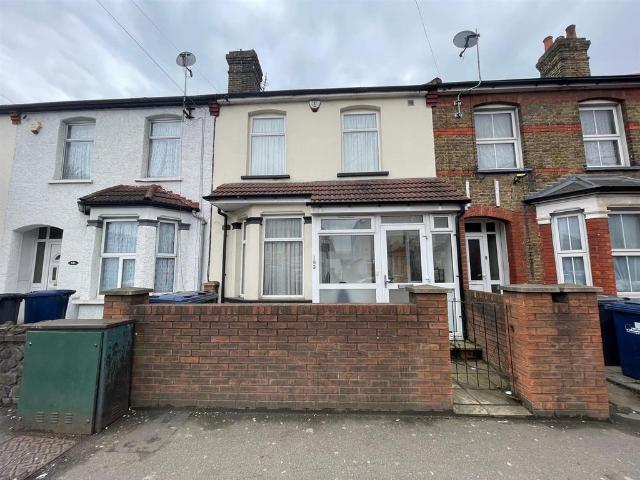 Western Road, Southall 3 bed terraced house to rent £2,550 pcm £588 pw