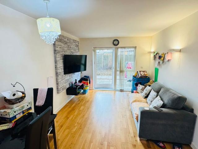 Western Road, Southall UB2, 1 bed flat to rent, £1,450 pcm | PrimeLocation