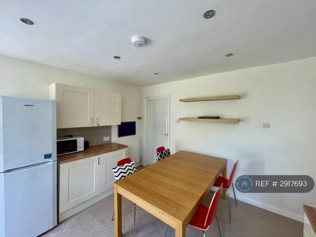 Western Road Students, Sheffield, S10 4 bed flat to rent £1,473 pcm £340 pw