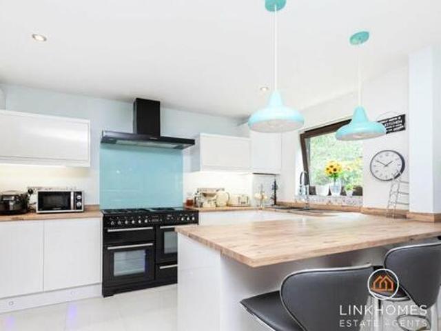 Western Road, Poole, 3 Bedroom Flat