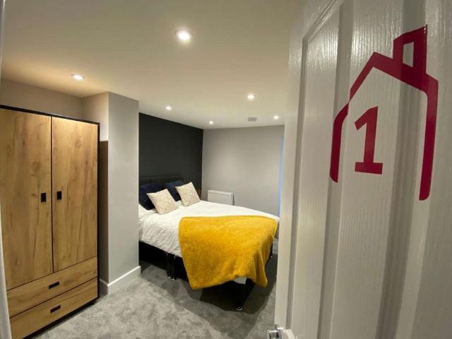 Western Road Room 6