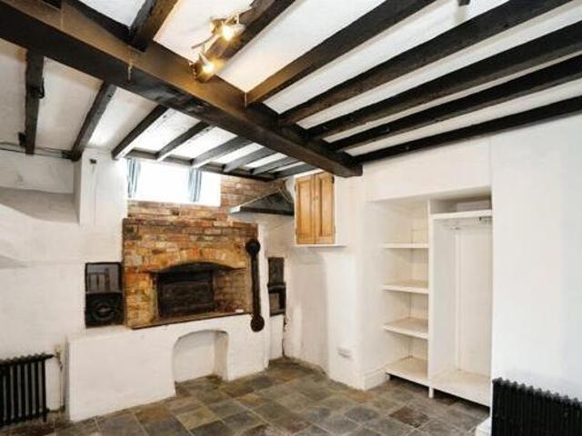 Western Street, Brighton, 2 Bedroom Maisonette