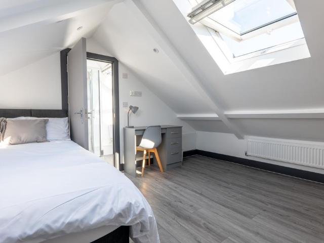 Western Street, Sandfields, Swansea 6 bed house to rent £4,050 pcm £935 pw