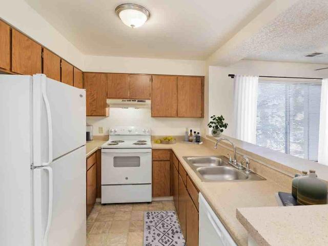 Western Terrace Apartments 1 Bedroom Apartment for Rent at 1041 Palacio Vw, Colorado Springs, CO 80910 Park Hill