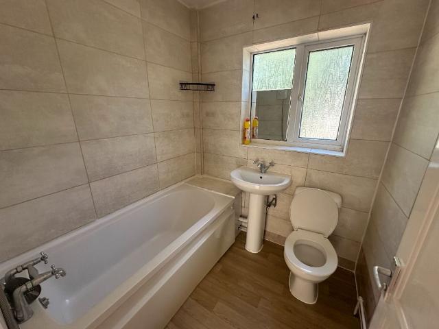 Western View, Northampton NN1, 2 bed flat to rent, £1,200 pcm | PrimeLocation