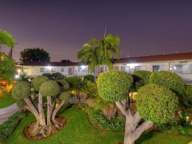 WESTERNER 1 Bedroom Apartment for Rent at 421 N Lyon St, Santa Ana, CA 92701 Saddleback View