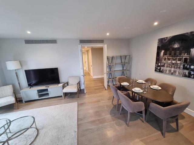 Westferry Circus, Canary Wharf, E14 2 bed flat to rent £3,870 pcm £893 pw