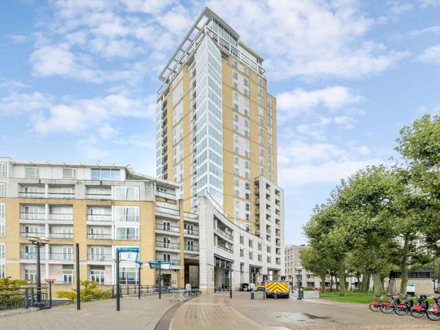 Westferry Circus, London E14 3 bed flat to rent £4,900 pcm £1,131 pw