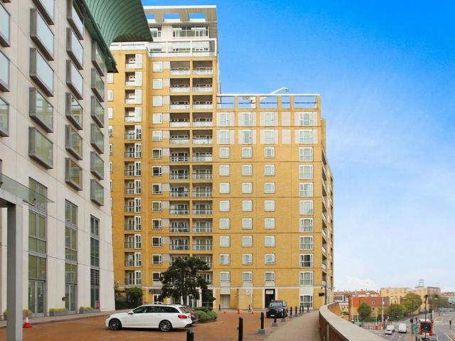 Westferry Circus, London E14 1 bed apartment to rent £2,821 pcm £651 pw