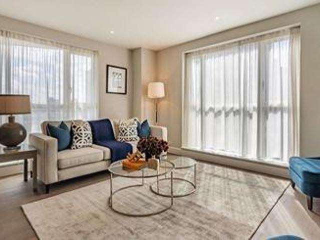 Westferry Circus, London, E14 2 bed apartment to rent £4,117 pcm £950 pw
