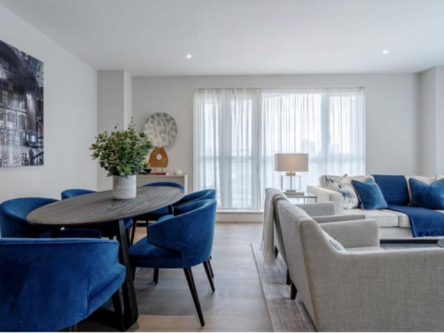 Westferry Circus, London E14 2 bed apartment to rent £4,160 pcm £960 pw