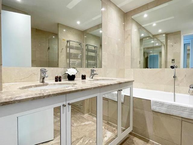 Westferry Circus, London E14 2 bed apartment to rent £4,377 pcm £1,010 pw