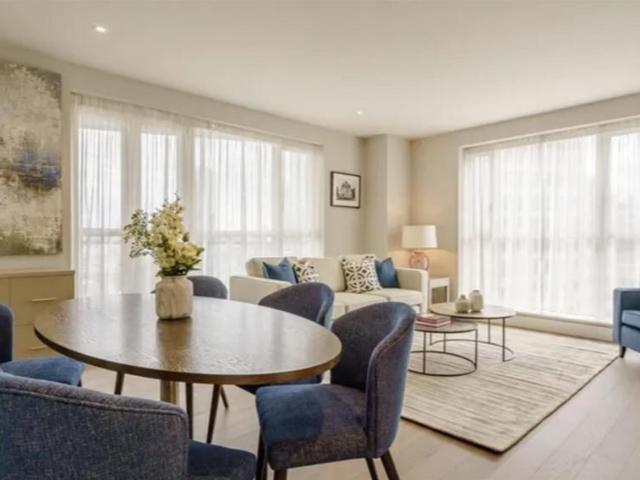Westferry Circus, London E14 2 bed apartment to rent £4,398 pcm £1,015 pw