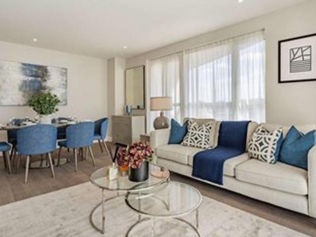 Westferry Circus, London, E14 2 bed flat to rent £3,783 pcm £873 pw