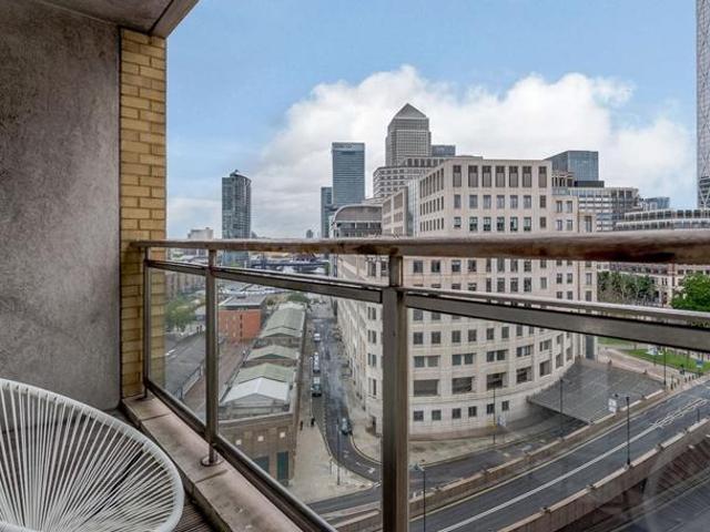 Westferry Circus, London E14 2 bed flat to rent £4,073 pcm £940 pw