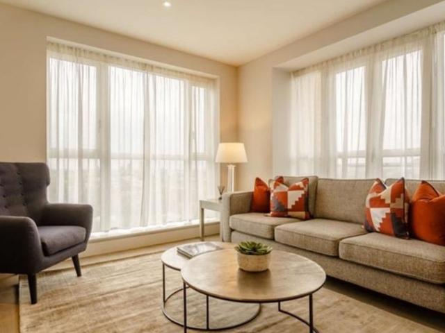 Westferry Circus, London E14, 2 bed flat to rent, £4,377 pcm | PrimeLocation