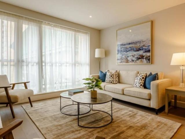 Westferry Circus, London E14 2 bed property to rent £4,078 pcm £941 pw