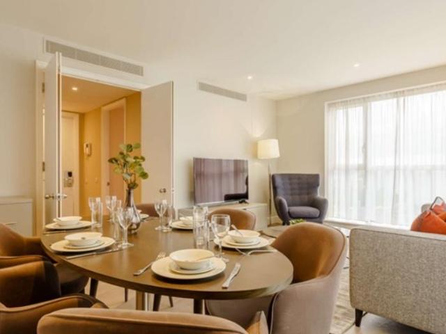Westferry Circus, London E14 2 bed property to rent £4,377 pcm £1,010 pw