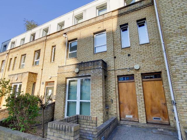Westferry Road, Canary Wharf E14, 1 bed terraced house to rent, £1,863 pcm | PrimeLocation