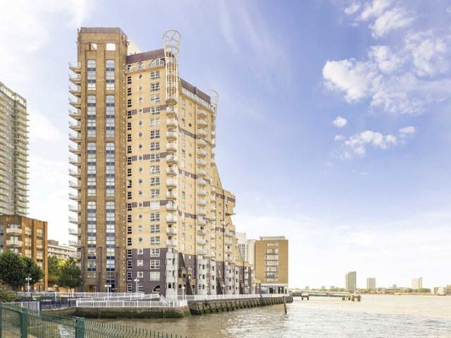 Westferry Road, Canary Wharf E14, 2 bed flat to rent, £2,450 pcm | PrimeLocation