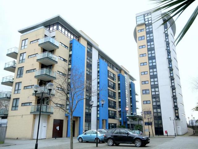 Westferry Road, London E14 1 bed apartment to rent £1,950 pcm £450 pw