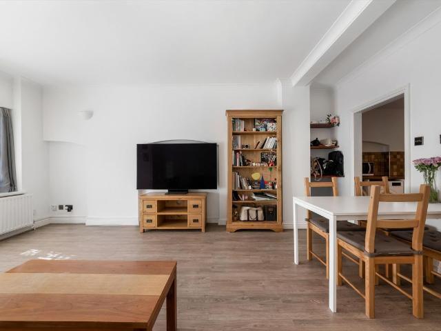 Westferry Road, London E14 1 bed flat to rent, £1,972 pcm | PrimeLocation