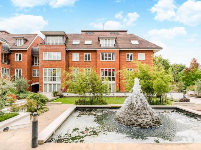 Westfield, 15 Kidderpore Avenue. 3 bed apartment to rent £7,500 pcm £1,731 pw