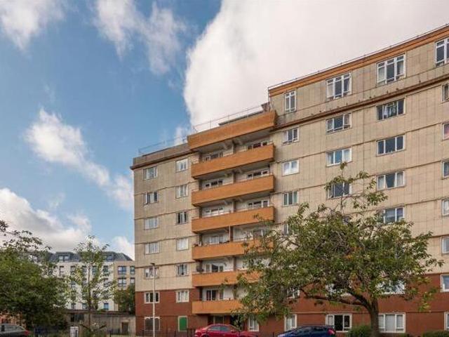 Westfield Court, 3 Bedroom Flat