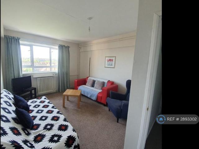 Westfield Court, Edinburgh, EH11 4 bed flat to rent £2,040 pcm £471 pw