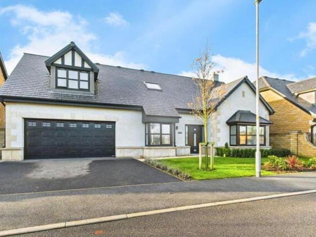 Westfield Close, Elswick, 3 Bedroom Detached