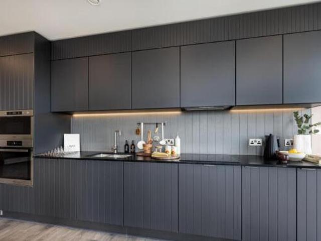 Westfield Avenue, London, 2 Bedroom Apartment