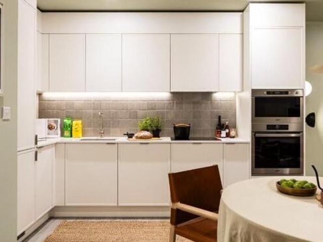 Westfield Avenue, London, 2 Bedroom Apartment