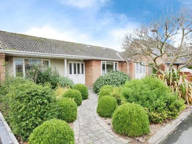 Westfield Place, Wigginton, 3 Bedroom Detached