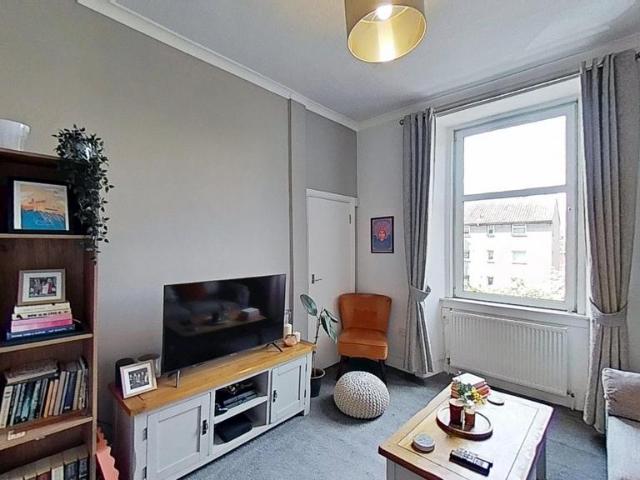 Westfield Road, Edinburgh. 1 bed flat to rent £1,165 pcm £269 pw
