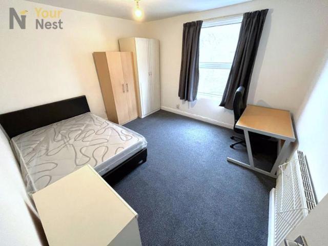 Westfield Road, Leeds, Hyde Park, LS3. 4 bed terraced house to rent £1,382 pcm £319 pw