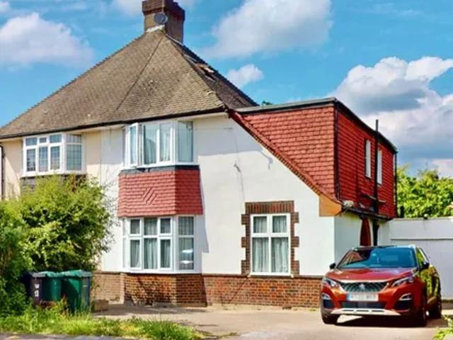 Westfield Road, London, NW7 4QL, United Kingdom | 3 bed duplex for rent #168138037 | Rentberry