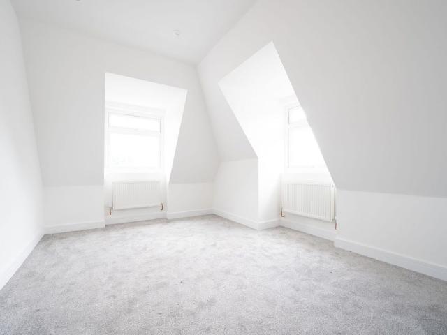 Westfield, Woking GU22, 2 bed flat to rent, £1,650 pcm | PrimeLocation