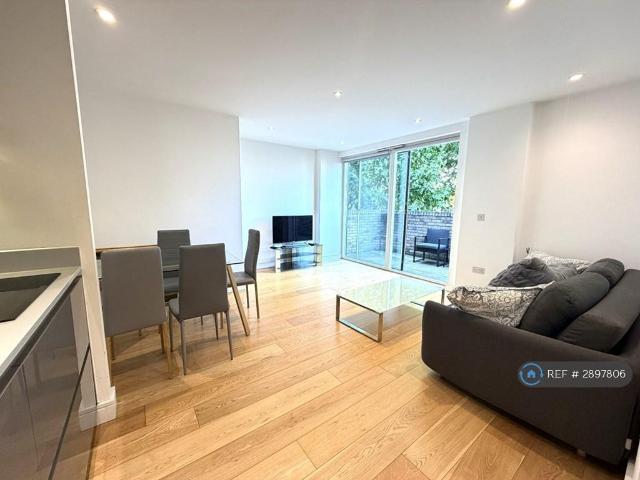 Westking Place, London, WC1H 2 bed flat to rent £3,645 pcm £841 pw