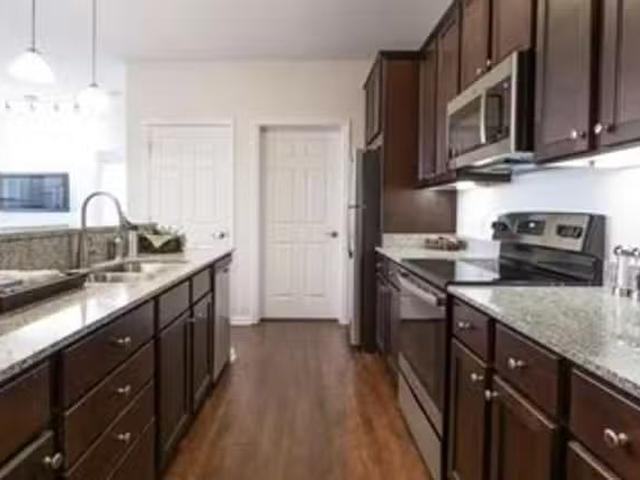 Westhaven Luxury Apartments, 7109 Westhaven Circle, Whitestown.
