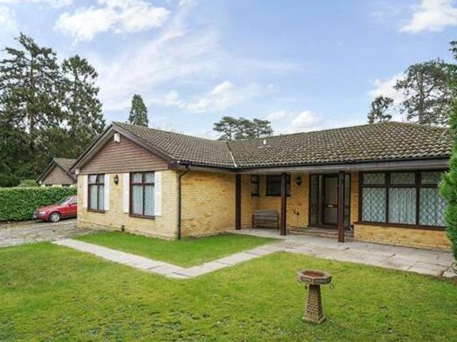 Westhall Road, Warlingham, 3 Bedroom Detached