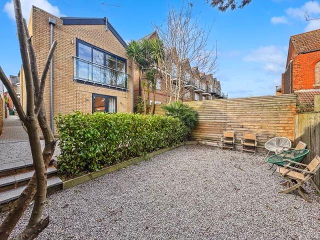 Westhill Road, Cowes PO31, 3 bed detached house to rent, £1,650 pcm | PrimeLocation