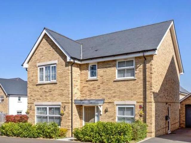 Weston Avenue, Broadbridge Heath, 4 Bedroom Detached