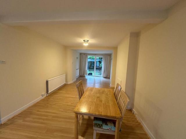 Weston Drive, Stanmore 3 bed semi detached house to rent £2,300 pcm £531 pw