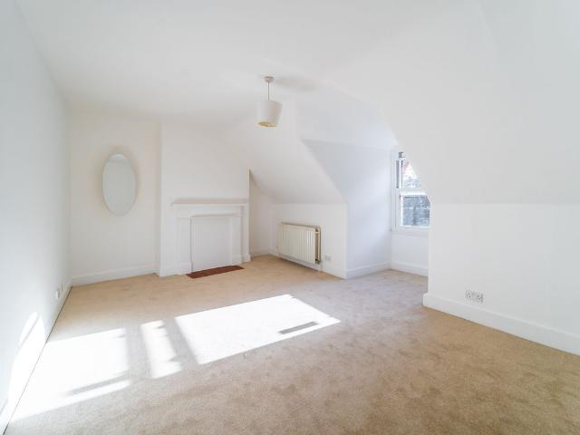 Weston Park, Crouch End, London N8, 1 bed flat to rent, £1,900 pcm | PrimeLocation