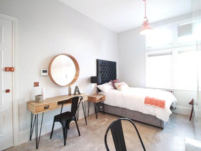 Weston Park, Crouch End, London N8, Studio to rent, £1,200 pcm | PrimeLocation
