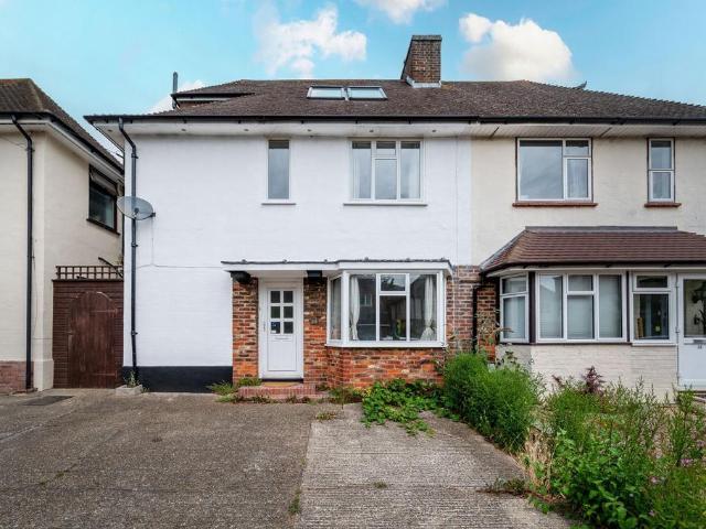 Weston Road, Guildford, GU2. 4 bed end of terrace house to rent £3,000 pcm £692 pw