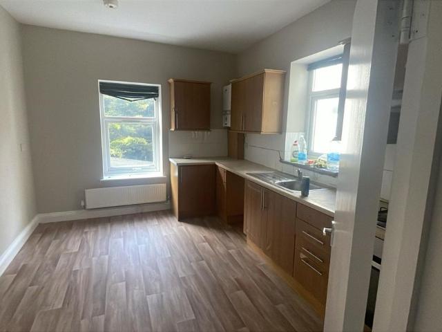 Weston Road, Southend On Sea SS1, 2 bed flat to rent, £1,250 pcm | PrimeLocation